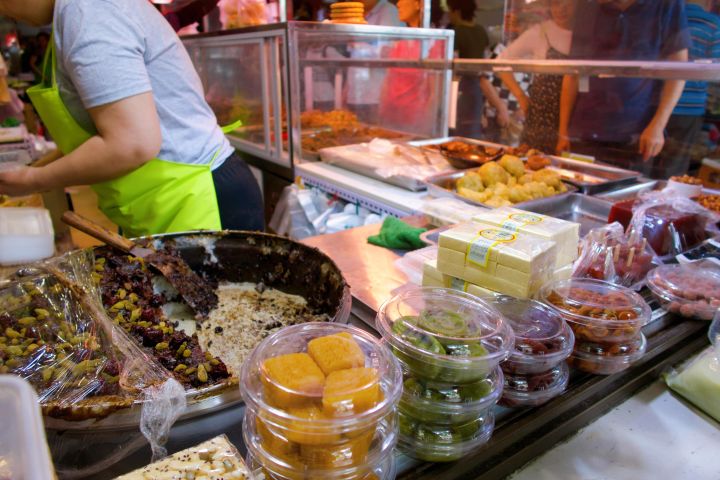 5 unique Chinese desserts and sweets to try in Beijing - Halal Xplorer